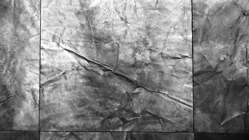 'Fragmentos" de Doris Salcedo: una obra supuestamente colectiva